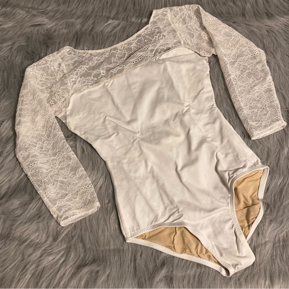 Yumiko | Tops | Suffolk White Lace Low Back 34 Sleeve Leotard Size S ...